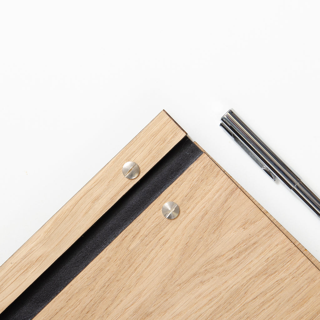 Personalised wooden A4 portfolio corporate – Stag Design